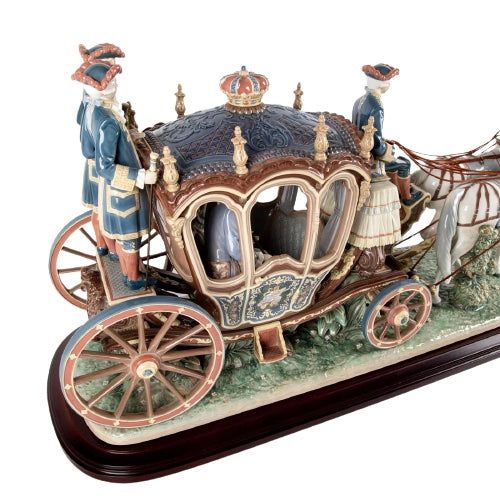 XVIIIth Century Coach – MaxxLuxury